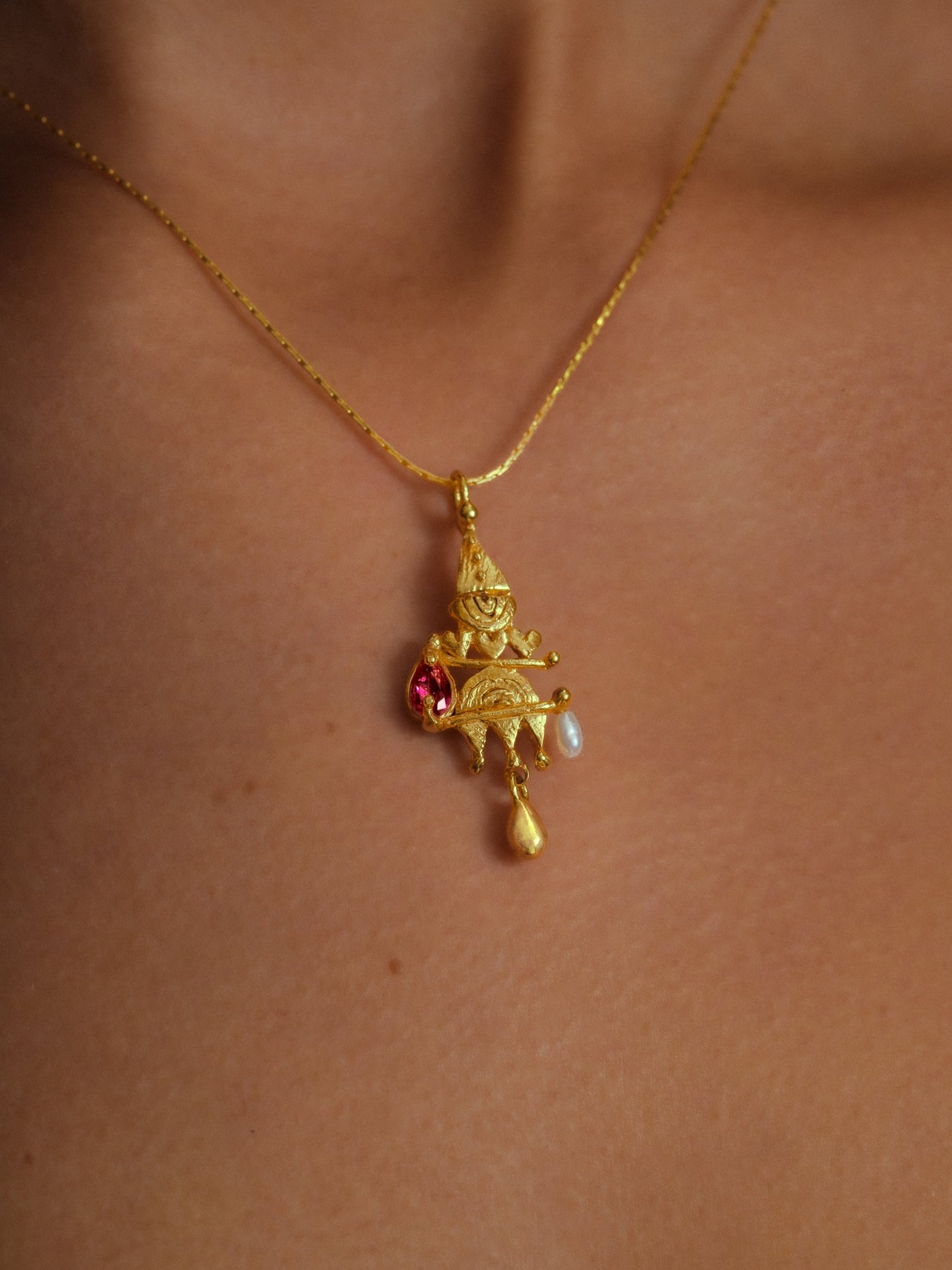 The Dada Clown Chain